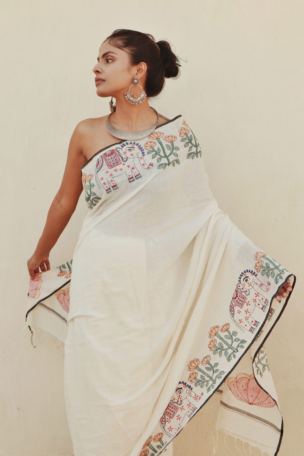 Ibha – White Handwoven Cotton Sare – Ira